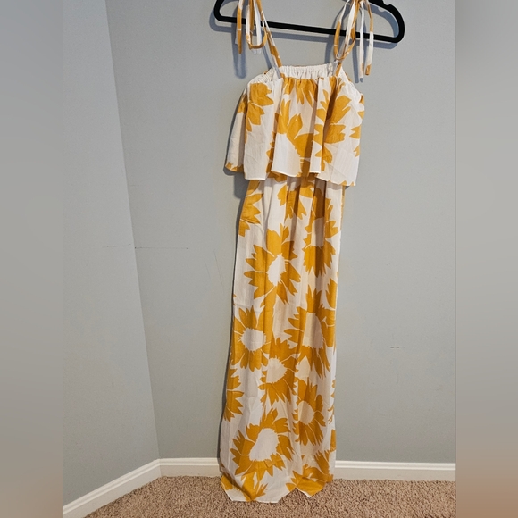 Judith March | Dresses | Judith March Yellow And White Floral Maxi ...